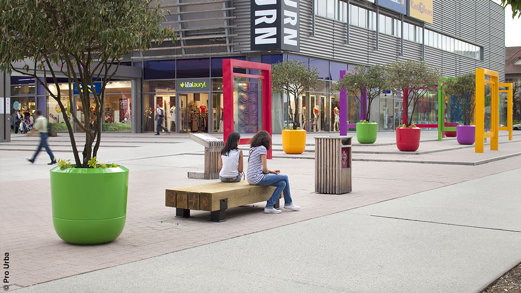 Le mobilier urbain colore la ville